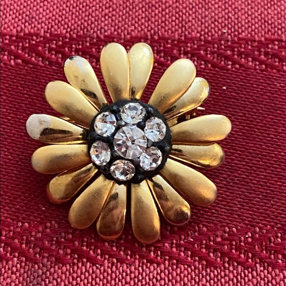 Jewelry | 51vintage Gold Tone Flower With Crystals Broach | Poshmark